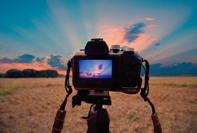 How to Sell Stock Photos Online - Guide for Photographers (2023 updated)