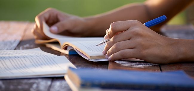 Top Grants and Art Scholarships for Students